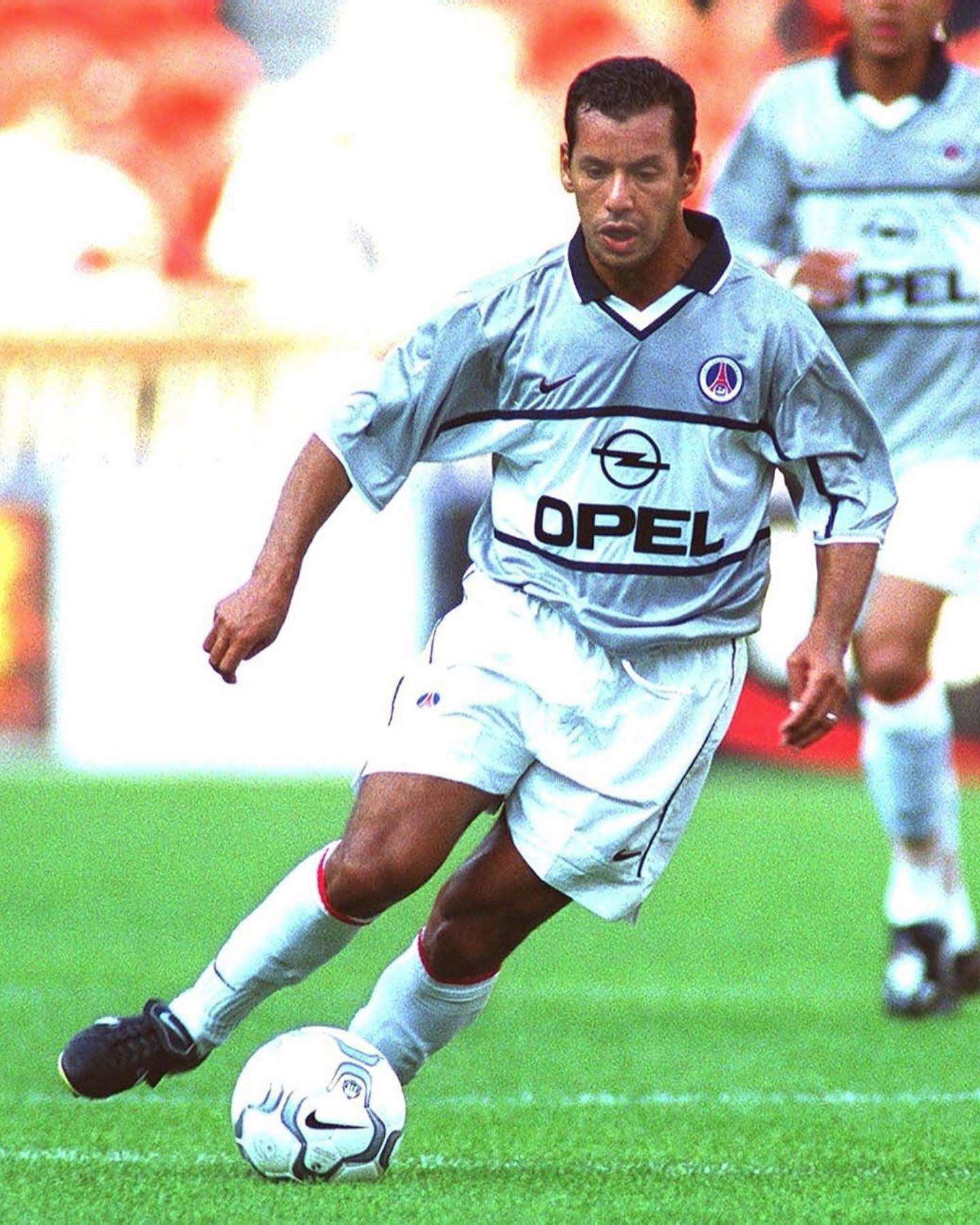 Top 10 des plus beaux maillots du PSG - Back To The Football